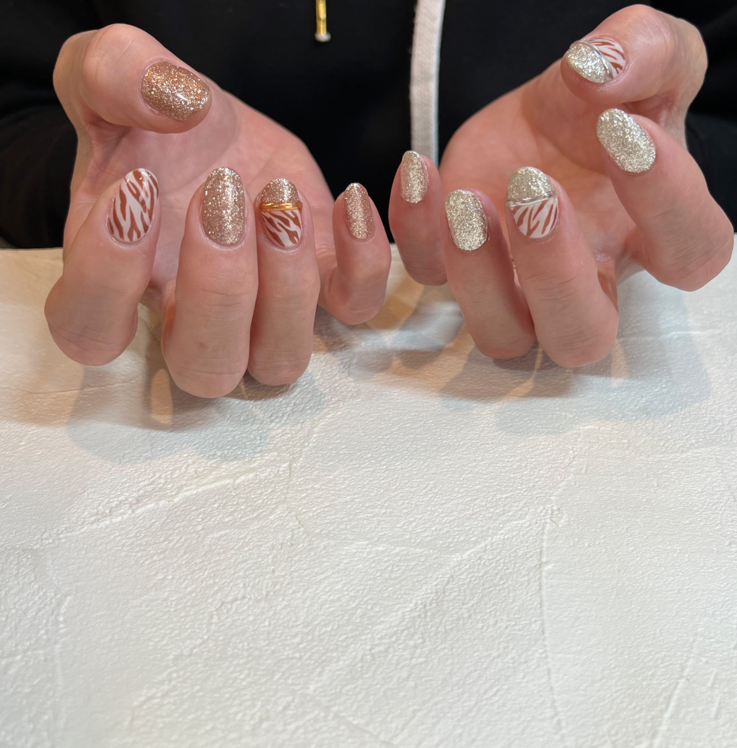 ブラウンで上品ゼブラネイル - 門真市のネイルサロン【KiKo NAIL】